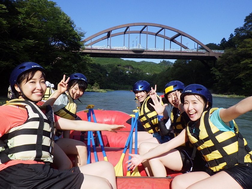 Okutama whitewater rafting Tokyo. Enjoy Okutama river rafting.
